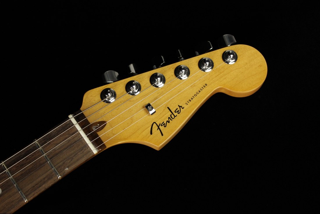 Fender American Ultra Stratocaster Ultraburst (SN: US19066033) | Gino ...